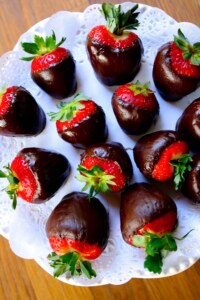 Receta de Fresas cubiertas de chocolate con ron