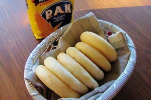 Traditional Venezuelan Arepas Recipe + VIDEO - EnriLemoine