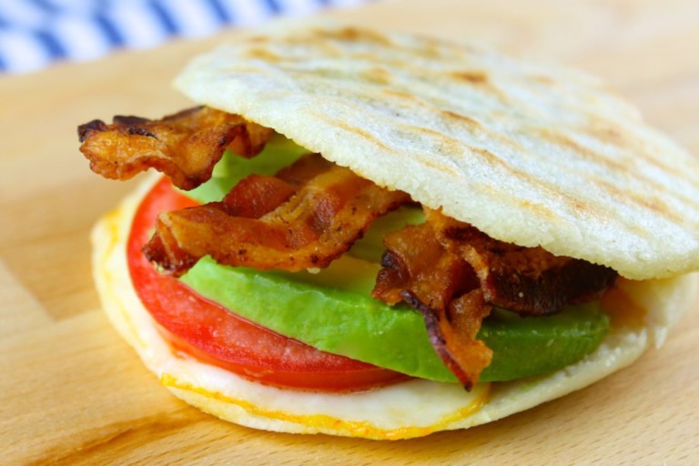 Traditional Venezuelan Arepas 3-ingredient Recipe + VIDEO - EnriLemoine