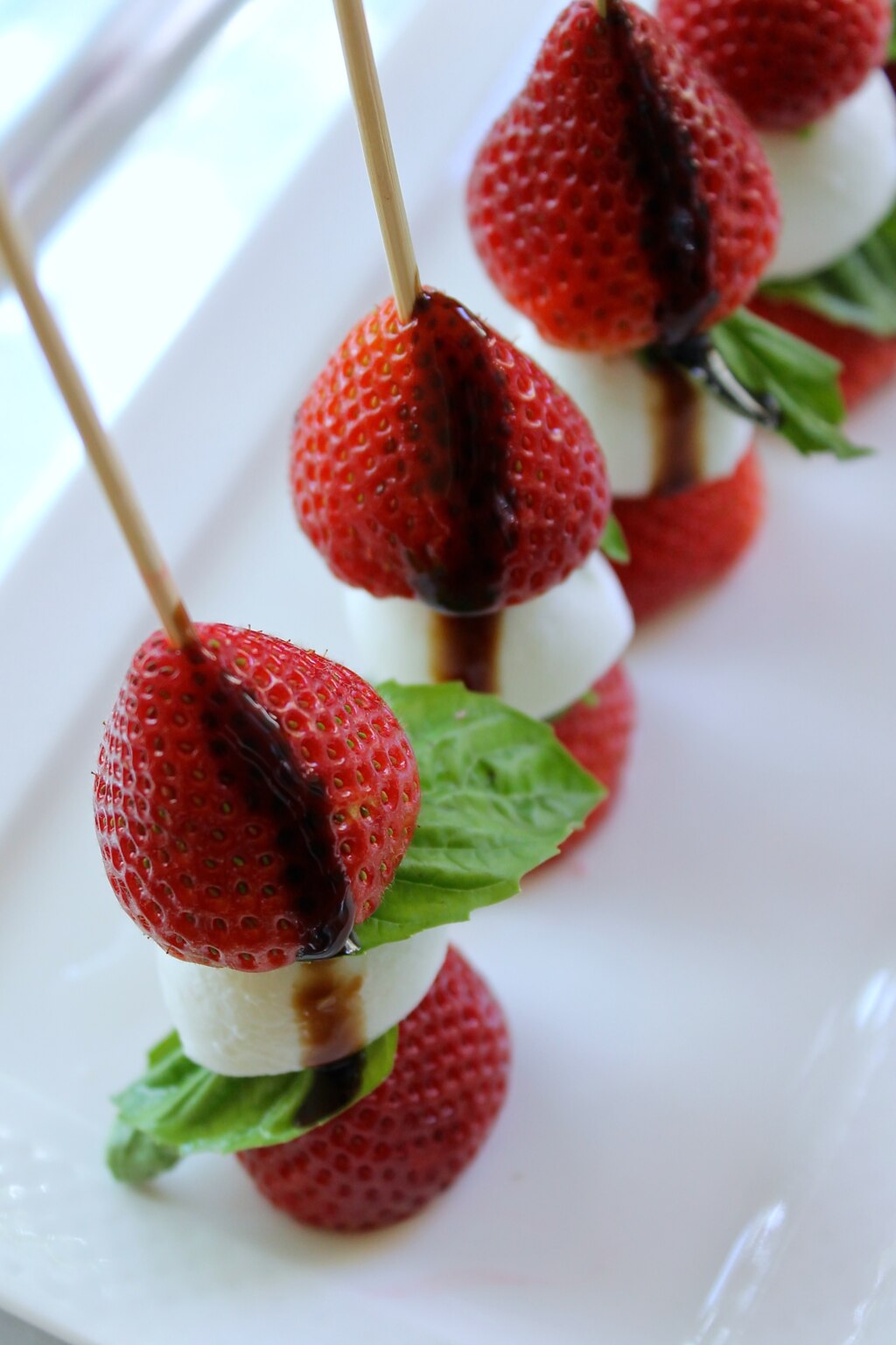 Strawberry and Mozzarella brochettes - EnriLemoine