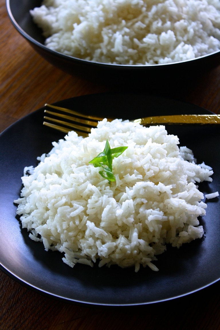 Perfect Loose White Rice Recipe {Video} - EnriLemoine