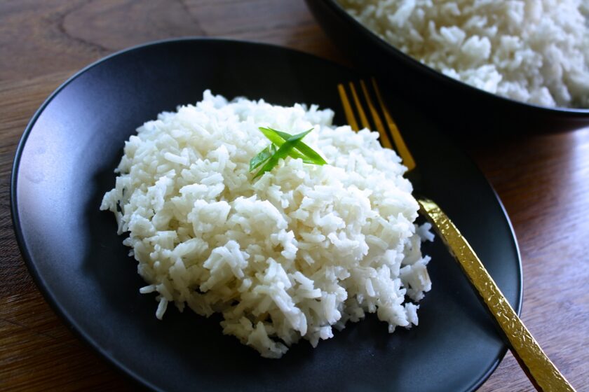 Perfect Loose White Rice Recipe {Video} - EnriLemoine