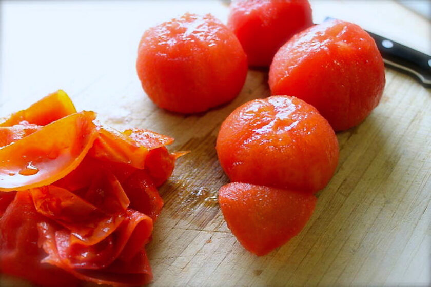 How to Peel Tomatoes in One Minute + VIDEO - EnriLemoine
