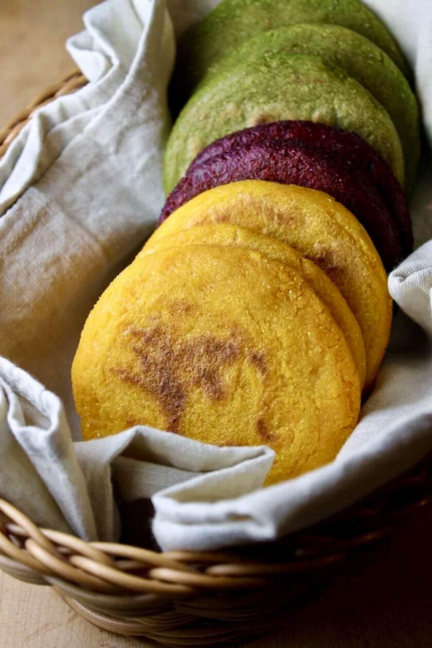 Traditional Venezuelan Arepas 3-ingredient Recipe + VIDEO - EnriLemoine